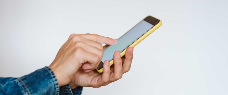 Apple and Samsung continue to lead in smartphone customer satisfaction ...